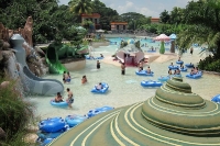 Traveled Earth » Splashing Around at Xocomil Water Park